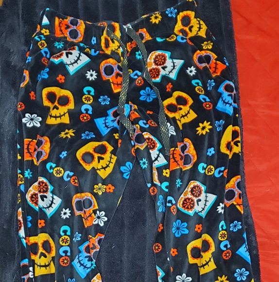 Disney | Intimates & Sleepwear | Disney Black Skull Print Pajama Pants ...
